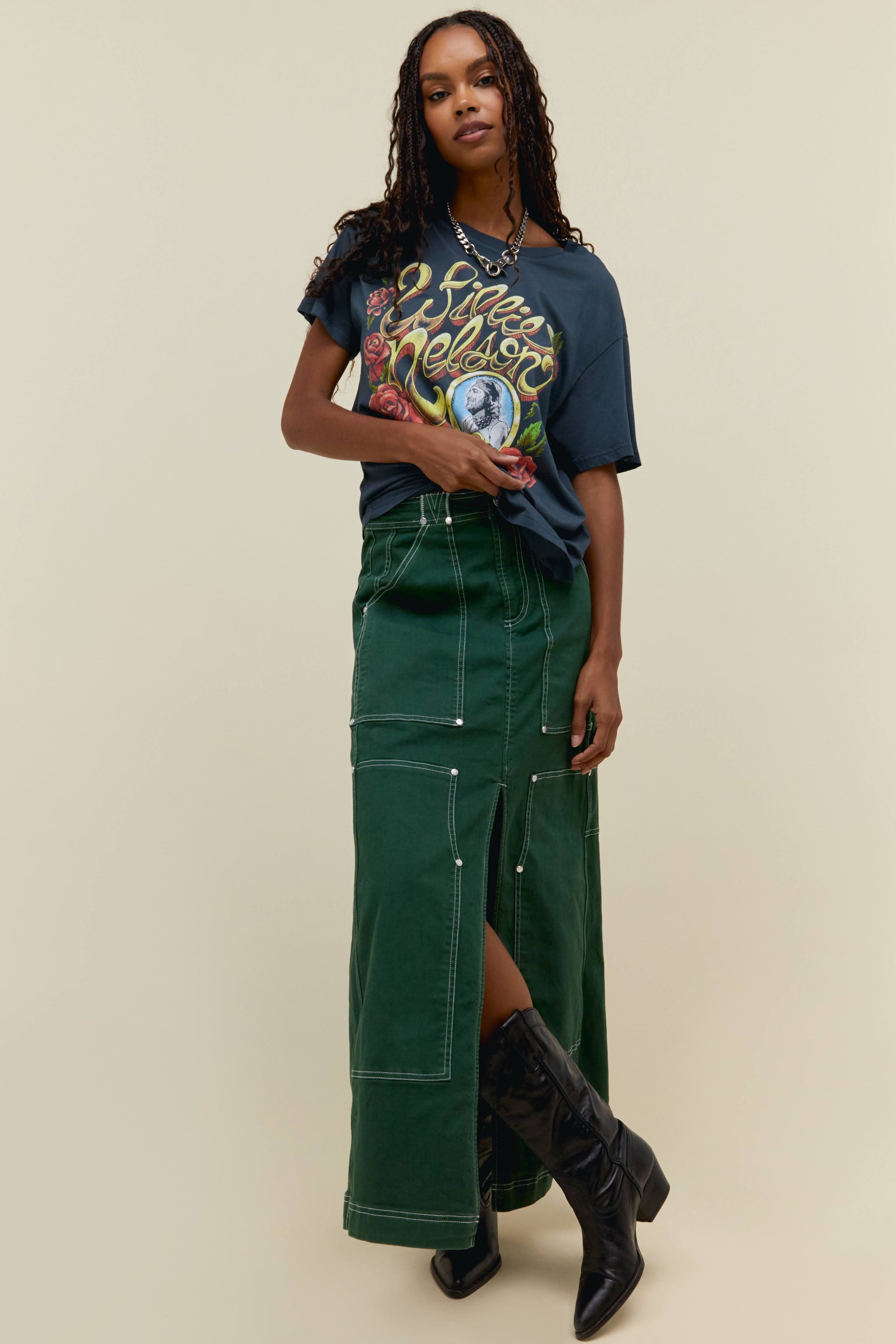 Willie Nelson Rose Frame Boyfriend Tee | Daydreamer