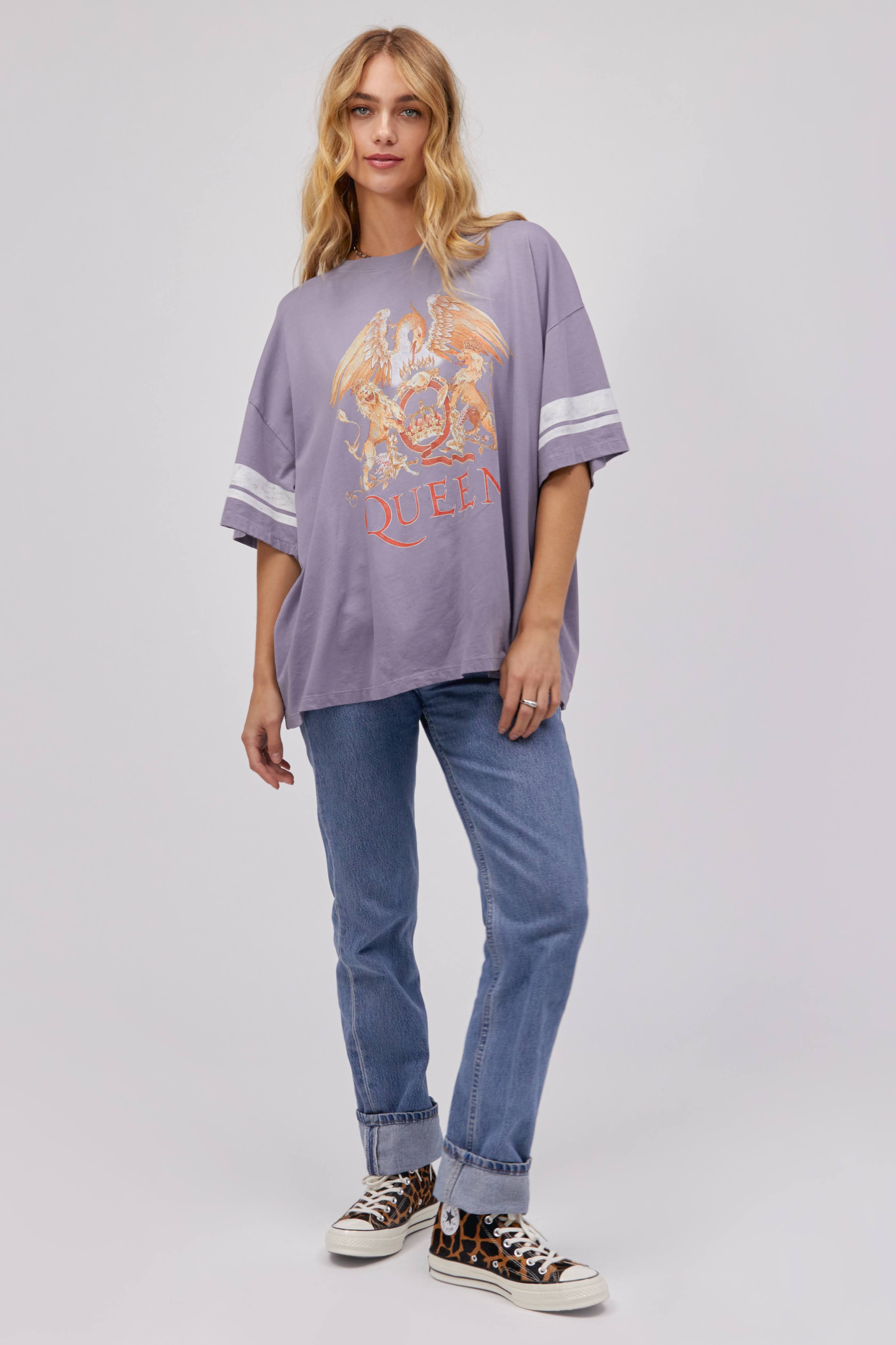 Queen Varsity Crest OS Tee | Daydreamer