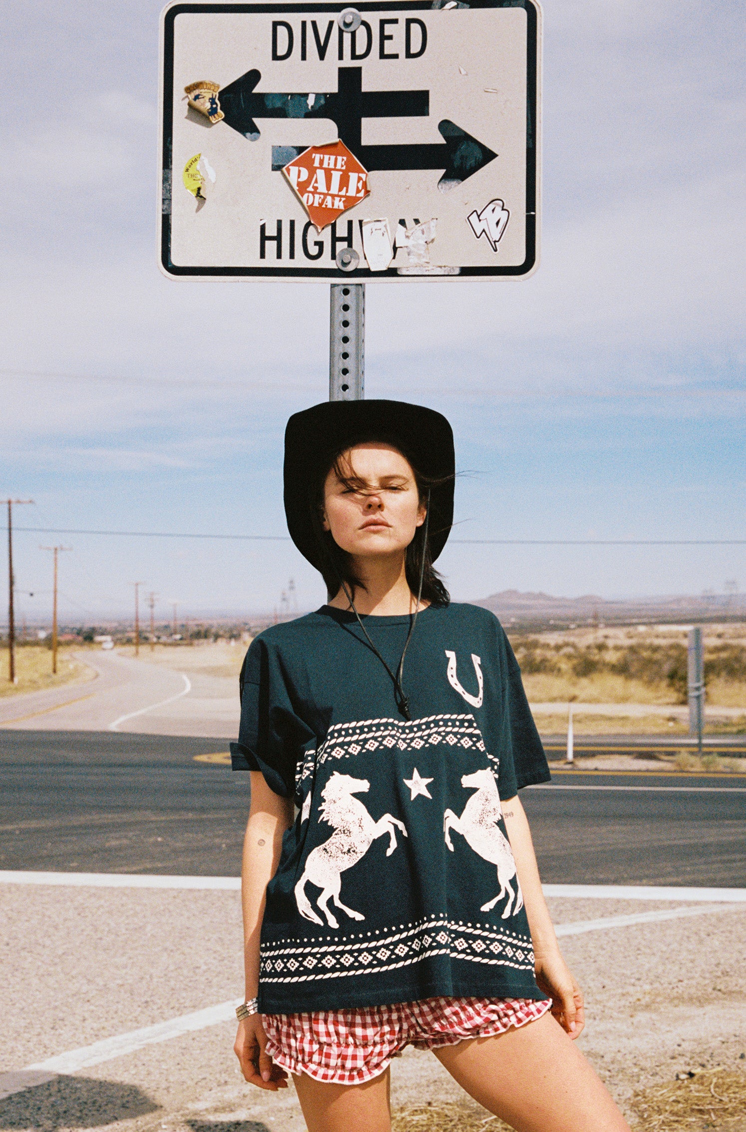 Star Horses Merch Tee | Daydreamer